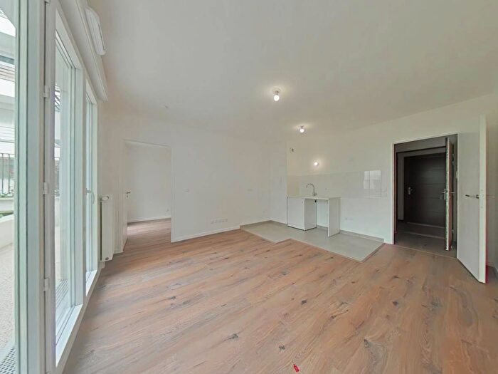 Plessis la Forêt, Savigny-le-Temple : Appartement 2 pièces à louer