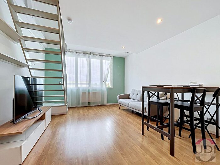 Appartement 2 pièces à Corbeil-Essonnes, Montconseil, à vendre