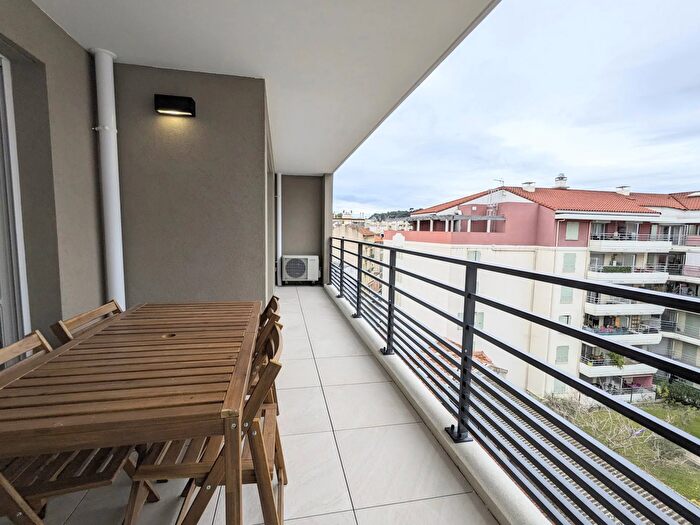 Appartement à vendre - Nice, Riquier - 3 pièces - 2 chambres