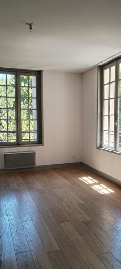 Saintes, Centre-ville : Appartement 3 pièces à louer