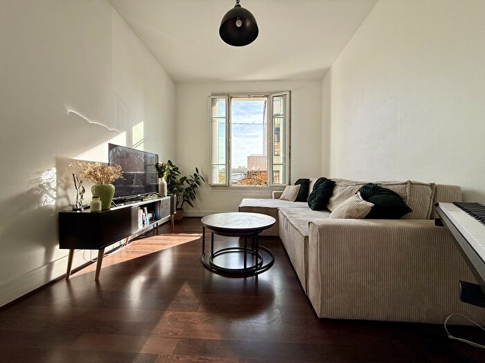 Appartement à vendre - Rueil-Malmaison, Plaine Gare - 3 pièces - 2 chambres