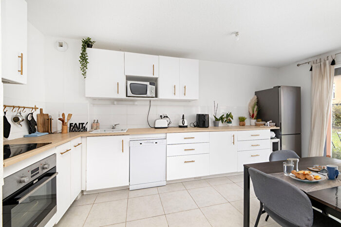 Maison à vendre - Pechbonnieu - 5 pièces - 4 chambres