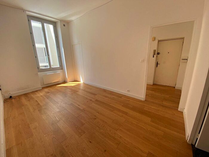 Appartement à louer - Esplanade, Nîmes - 2 pièces - 1 chambre