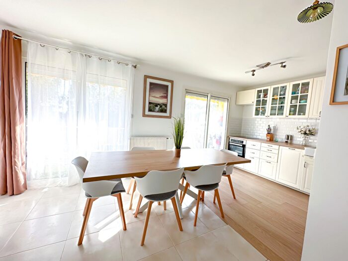 Maisons à vendre et appartements à louer - 1