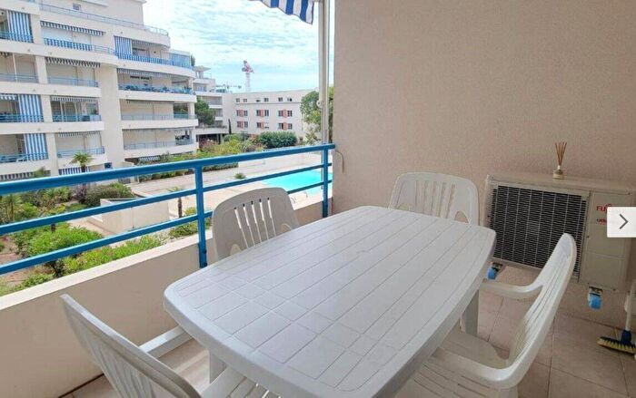 Exterieurs, Fréjus : Appartement 2 pièces à louer