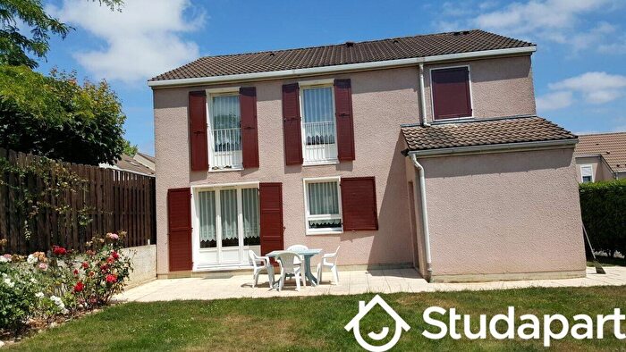 Les Garennes, Guyancourt : Appartement 1 pièce à louer