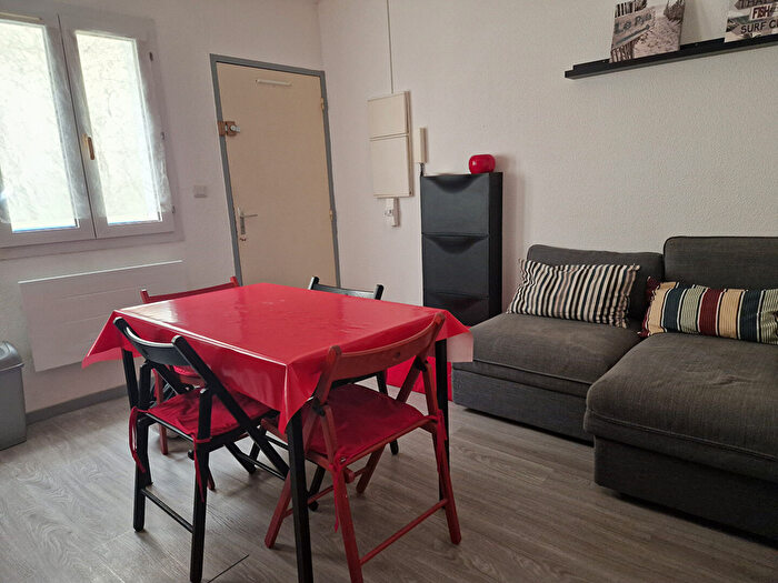 Appartement 3 pièces à Bordeaux, Capucins, Saint-Michel, à louer