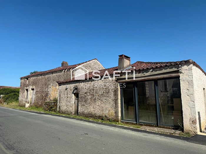 Saint-Juire-Champgillon : Maison 3 pièces à vendre
