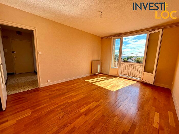 Appartement à louer - Le Creusot - 4 pièces - 3 chambres