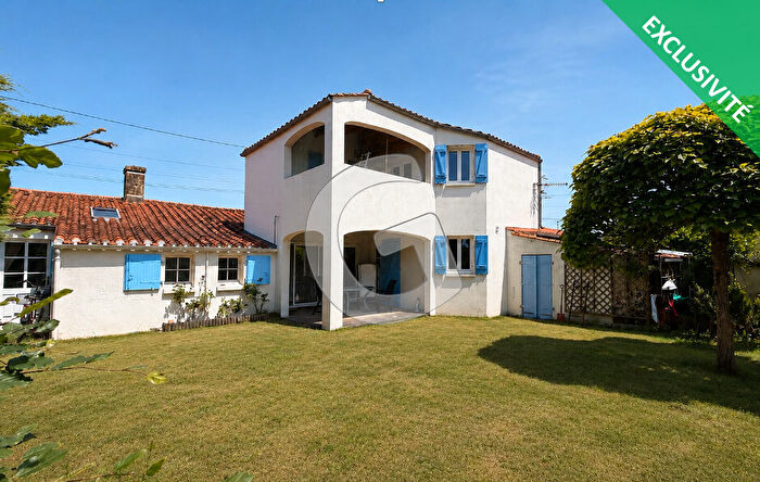 Maison 4 pièces à Angles, à vendre