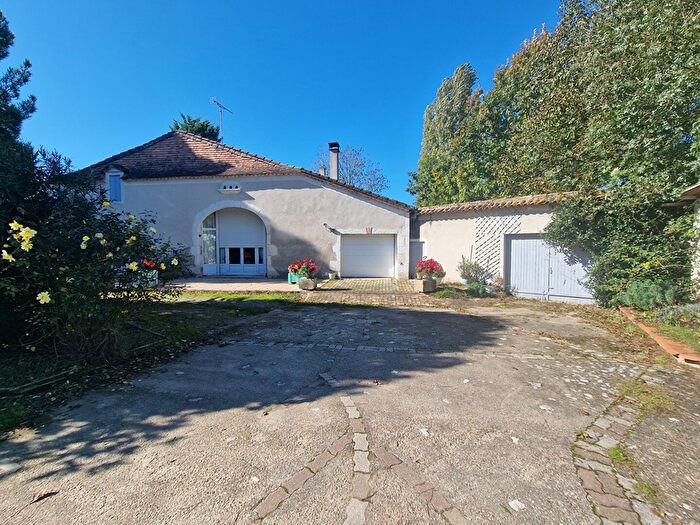 Maison à vendre - Roumagne - 5 pièces - 4 chambres