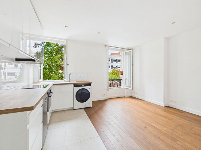 Appartement 3 pièces à vendre à Paris 20ème, Ménilmontant, Amandiers