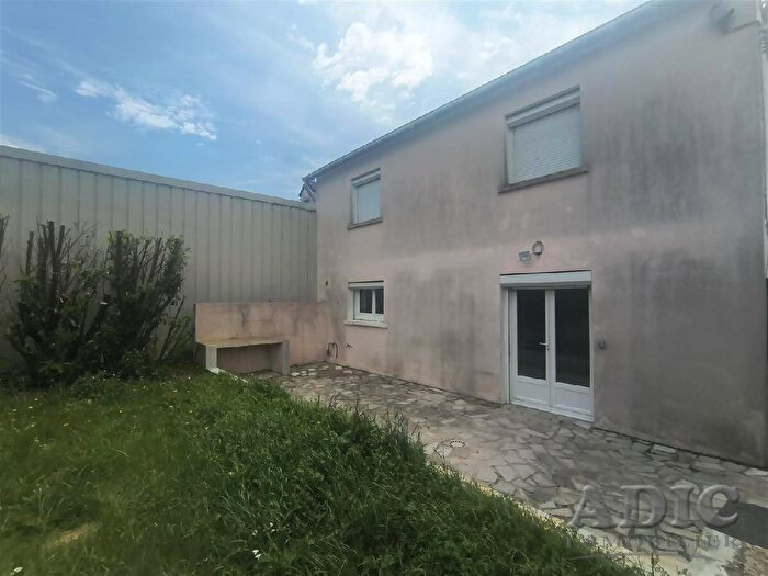 Villeneuve-sous-Dammartin : Maison 5 pièces à louer