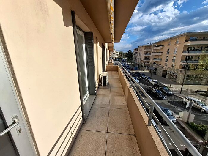 Cagnes-sur-Mer, Les Bréguières - Appartement 3 pièces à vendre