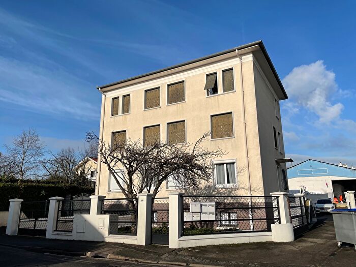 Appartement à louer - Thiais, Proche Choisy - 2 pièces - 1 chambre