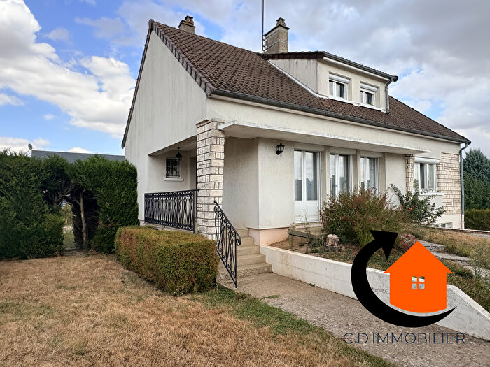 Maison 5 pièces à Saint-Prest, à vendre