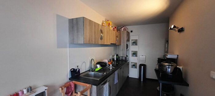 Quartiers Centre, Colombier : Appartement 3 pièces à louer