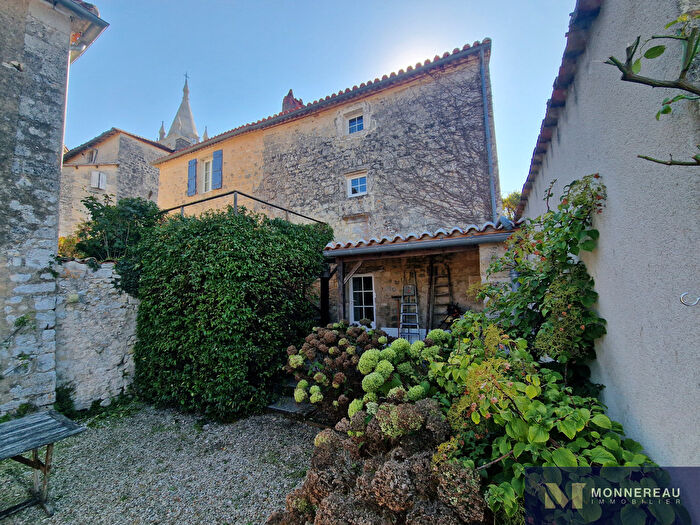 Maison à vendre - Villebois-Lavalette - 4 pièces - 3 chambres