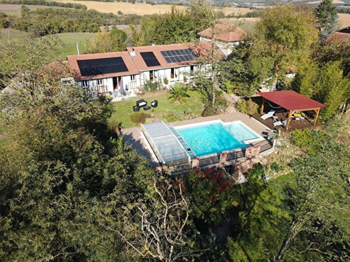 Maison à vendre - Vic-Fezensac - 8 pièces - 4 chambres