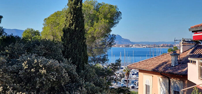 Appartement à vendre - Saint-Raphaël - 3 pièces - 2 chambres