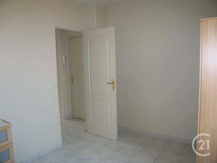 Appartement à louer - Corbeil-Essonnes, Centre-ville - 2 pièces - 1 chambre