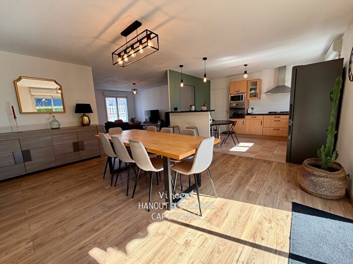 Maison à vendre - Seiches-sur-le-Loir - 4 pièces - 3 chambres