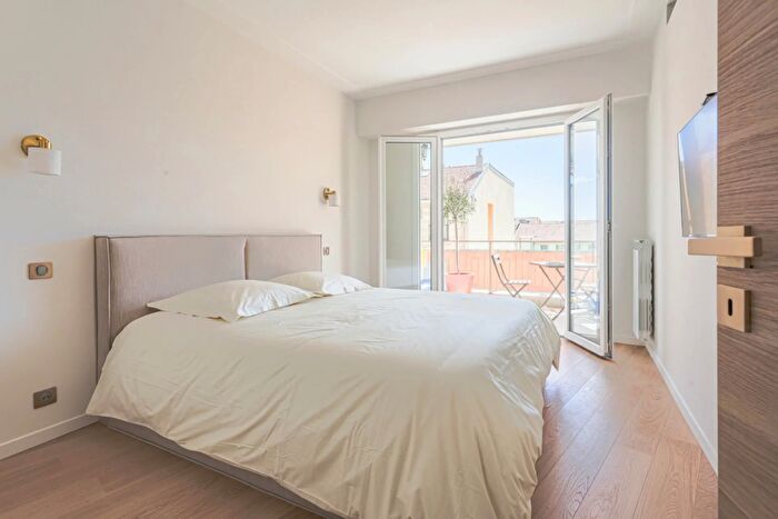 Nice, Le Port : Appartement 2 pièces à vendre