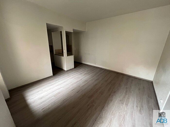 Appartement 1 pièce à Roanne, à louer