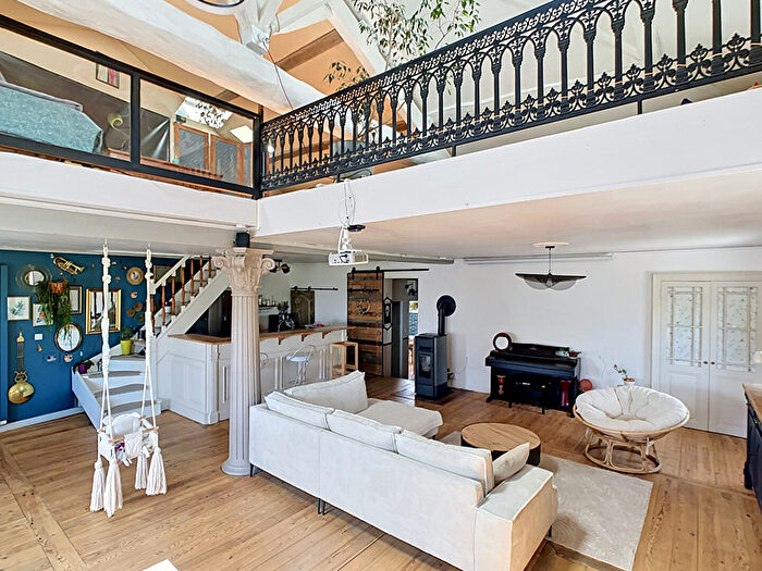 Maison 6 pièces à Fleurie, à vendre
