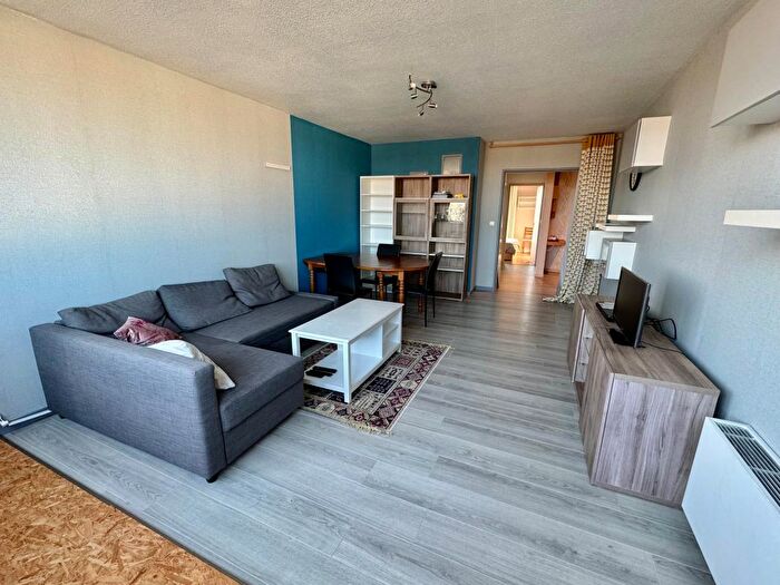 Maisons à vendre et appartements à louer - 1