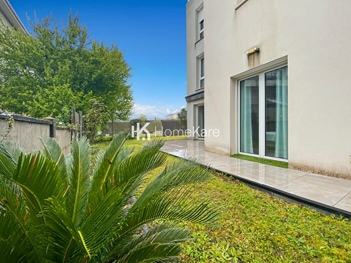 Appartement à louer - Mérignac, Arlac - 4 pièces - 3 chambres