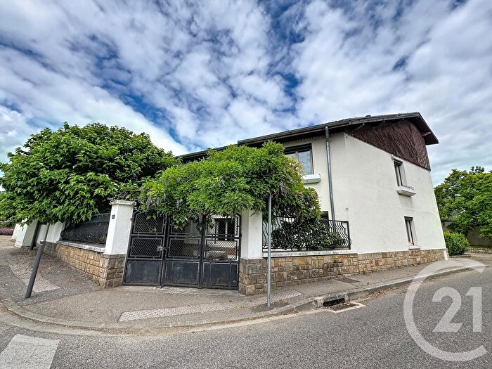 Maison 10 pièces à vendre à Charly