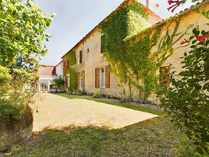 Maison à vendre - Pineuilh - 12 pièces - 7 chambres