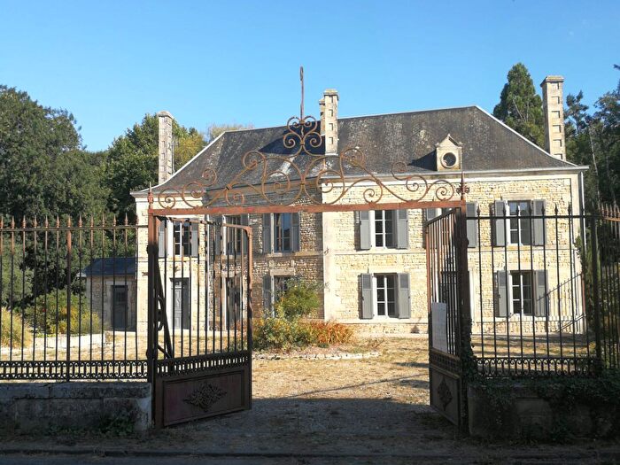 Maison 8 pièces à Salles, à vendre
