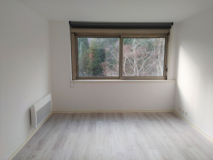 Appartement à louer - Chamalières, Hauteurs de Chamalières, Les Savarounes - 1 pièce