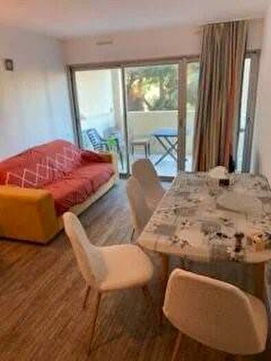 Appartement à louer - La Bocca, Cannes-la-Bocca - 1 pièce