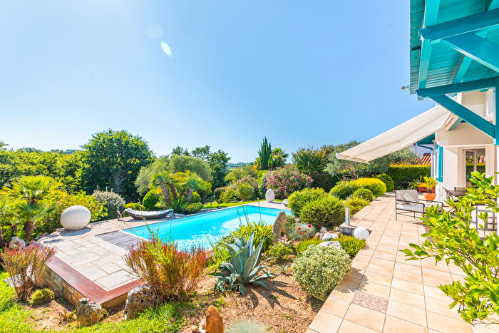 Maison à vendre - Bassussarry - 7 pièces - 5 chambres