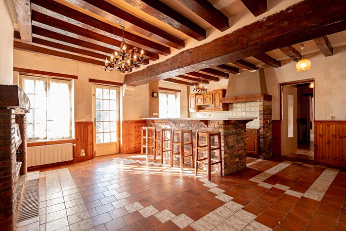 Azé - Maison 6 pièces à vendre