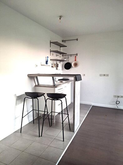 Appartement à louer - Vieux Pays-Roseraie-Bourg-Cité de lEurope- Le Merisier- Les Étangs, Aulnay-sous-Bois - 1 pièce