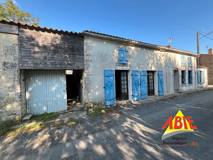 Maison à vendre - Damvix - 5 pièces - 3 chambres