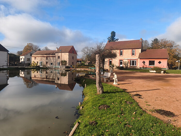 Maison à vendre - Creuzier-le-Neuf - 6 pièces - 4 chambres