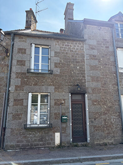 Maison 2 pièces à Beauvain, à vendre