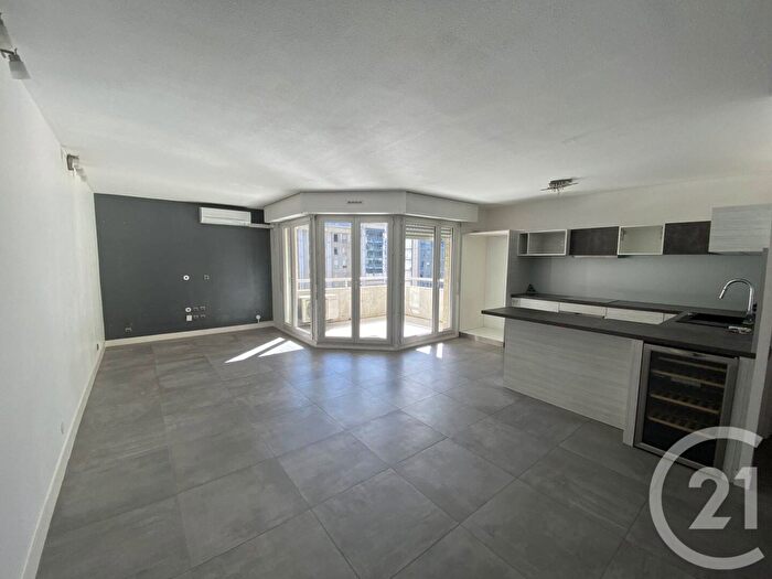 Appartement à louer - Marseille ème arrondissement - 3 pièces - 2 chambres