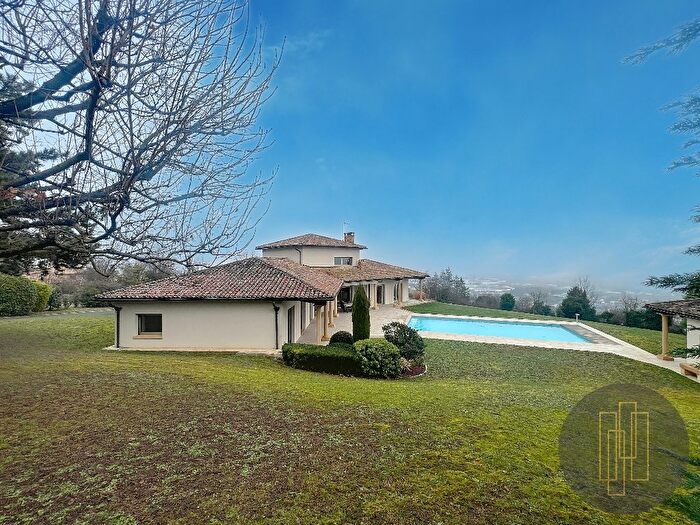 Maison à vendre - Villefranche-sur-Saône, Nord Est - 7 pièces - 4 chambres