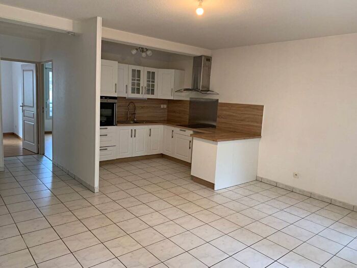 Appartement à louer - Saint Ausone-Saint Martin-Saint Gelais, Angouleme - 3 pièces - 2 chambres