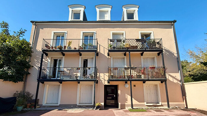 Appartement à vendre - Corbeil-Essonnes, Centre-ville - 4 pièces - 2 chambres