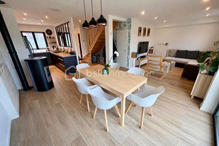 Maison à vendre - Ozouer-le-Voulgis - 5 pièces - 4 chambres