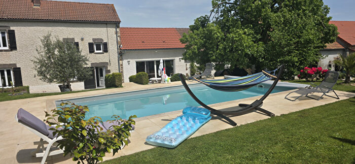 Charbonnières-les-Vieilles : Maison 6 pièces à vendre