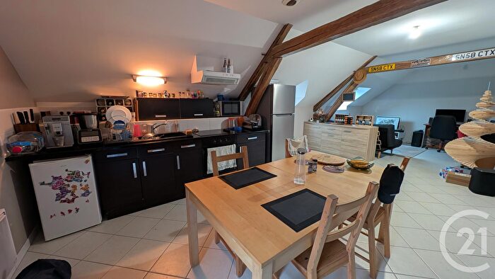 Appartement à louer - Lutz-en-Dunois - 3 pièces - 1 chambre