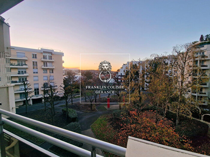 Appartement à louer - Issy-les-Moulineaux - 4 pièces - 3 chambres